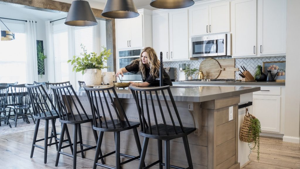 What Inspired Nicole Francis to Start 1776 Faux Farmhouse - NY Daily Trends